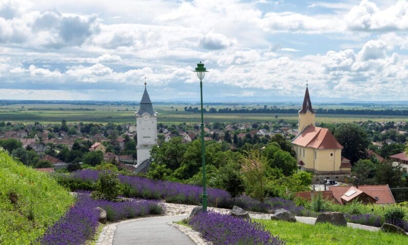 Kivételes a helyzet a lakáspiacon a falusi csok miatt - mi a helyzet ...